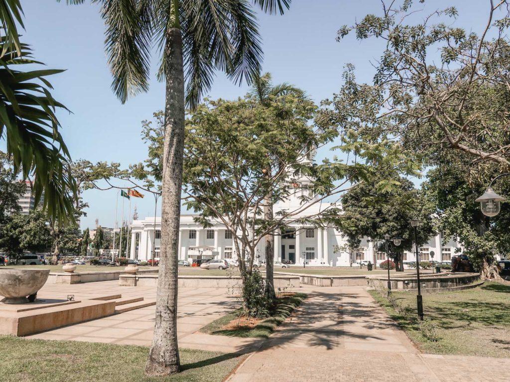 Viharamahadevi Park · Nature and Wildlife in Colombo - Ho Let's Go!