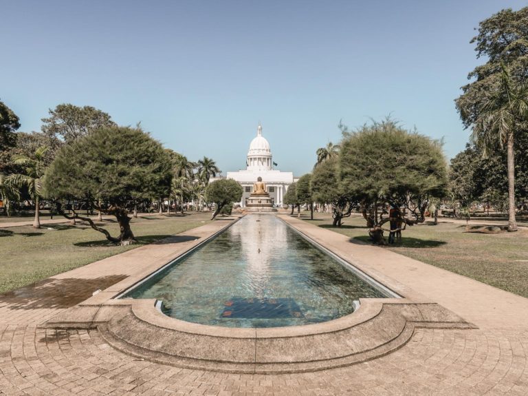 Viharamahadevi Park · Nature and Wildlife in Colombo - Ho Let's Go!