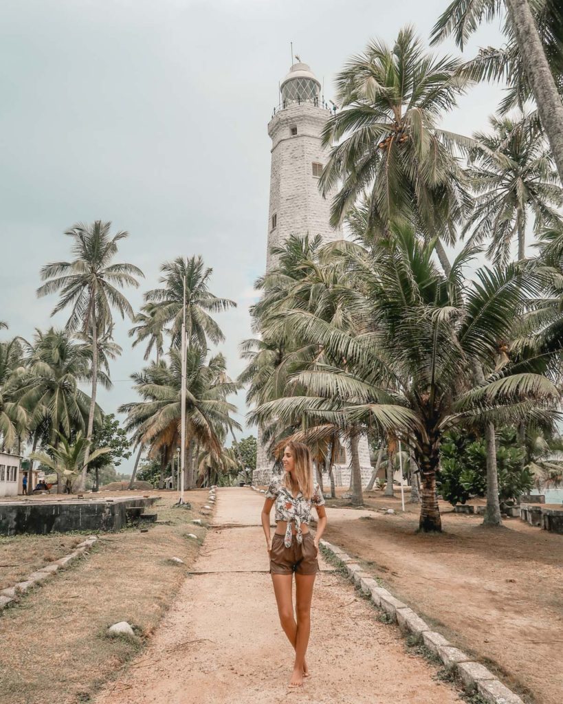 Beautiful Dondra Lighthouse on Sri Lanka's South Coast - Holetsgo